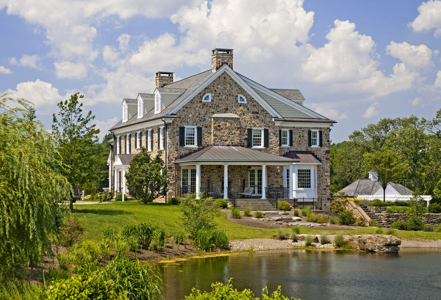 Stone Manor House - worthingtonshagencustombuilder