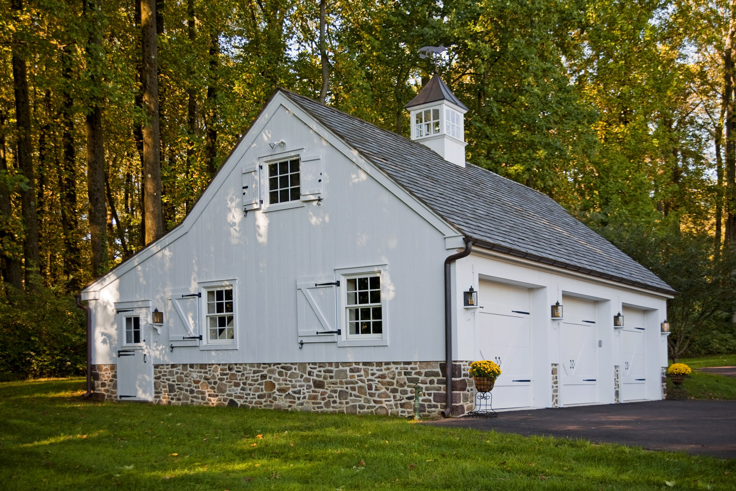 Colonial Farmhouse - worthingtonshagencustombuilder