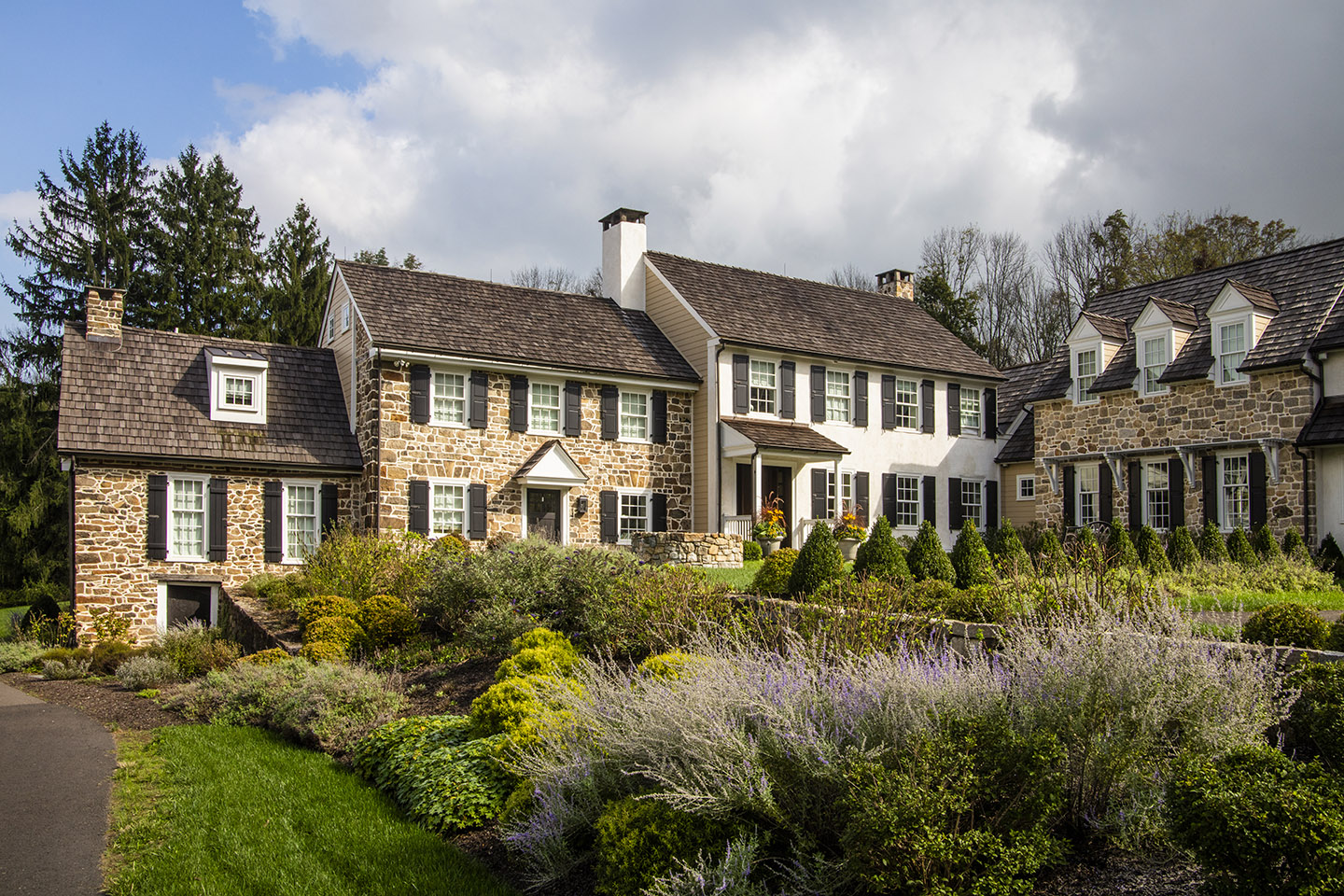 Extensive Estate - worthingtonshagencustombuilder