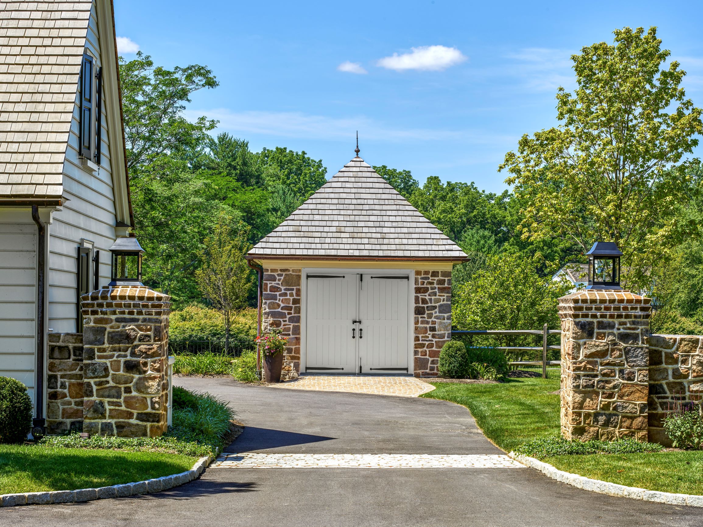 Stately Manor - worthingtonshagencustombuilder