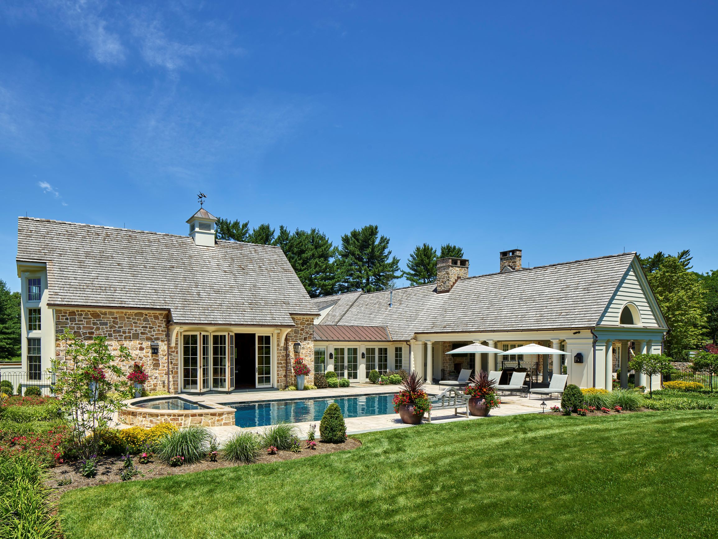 Stately Manor - worthingtonshagencustombuilder