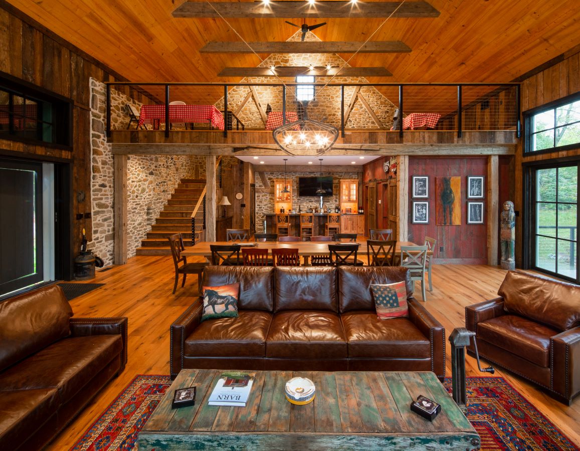 Colonial Stone House Barn - worthingtonshagencustombuilder