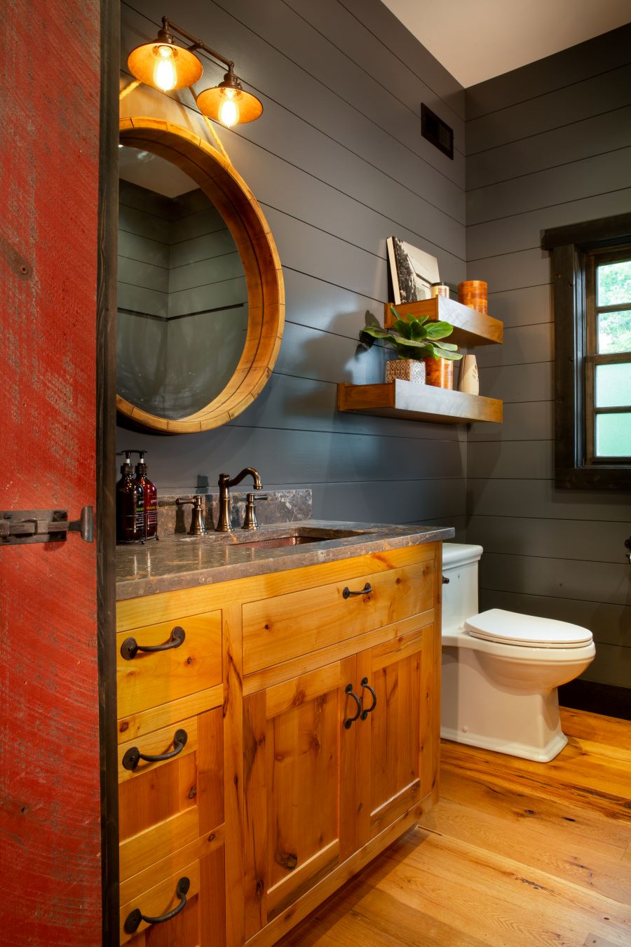 Colonial Stone House Barn - worthingtonshagencustombuilder
