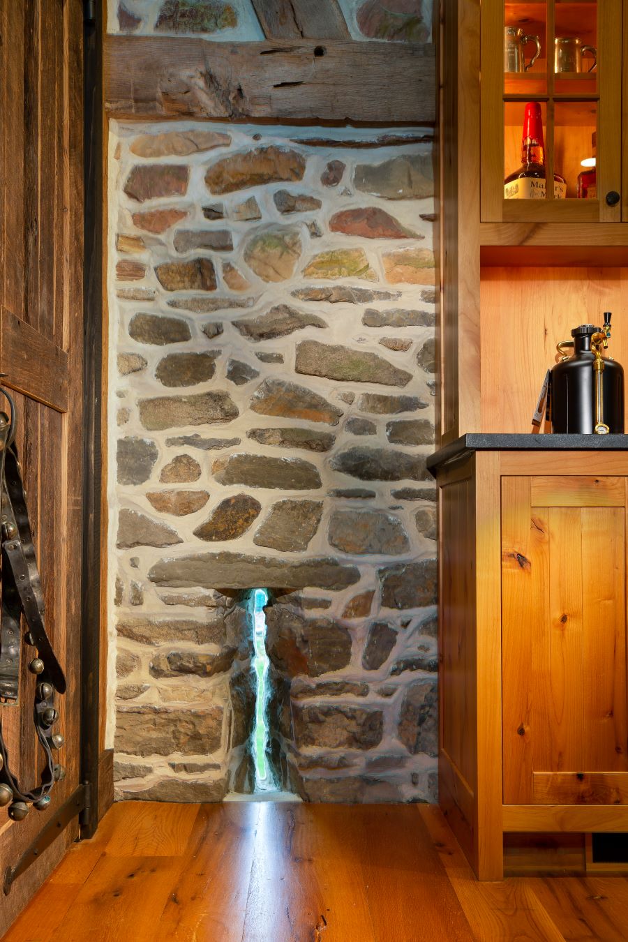 Colonial Stone House Barn - worthingtonshagencustombuilder